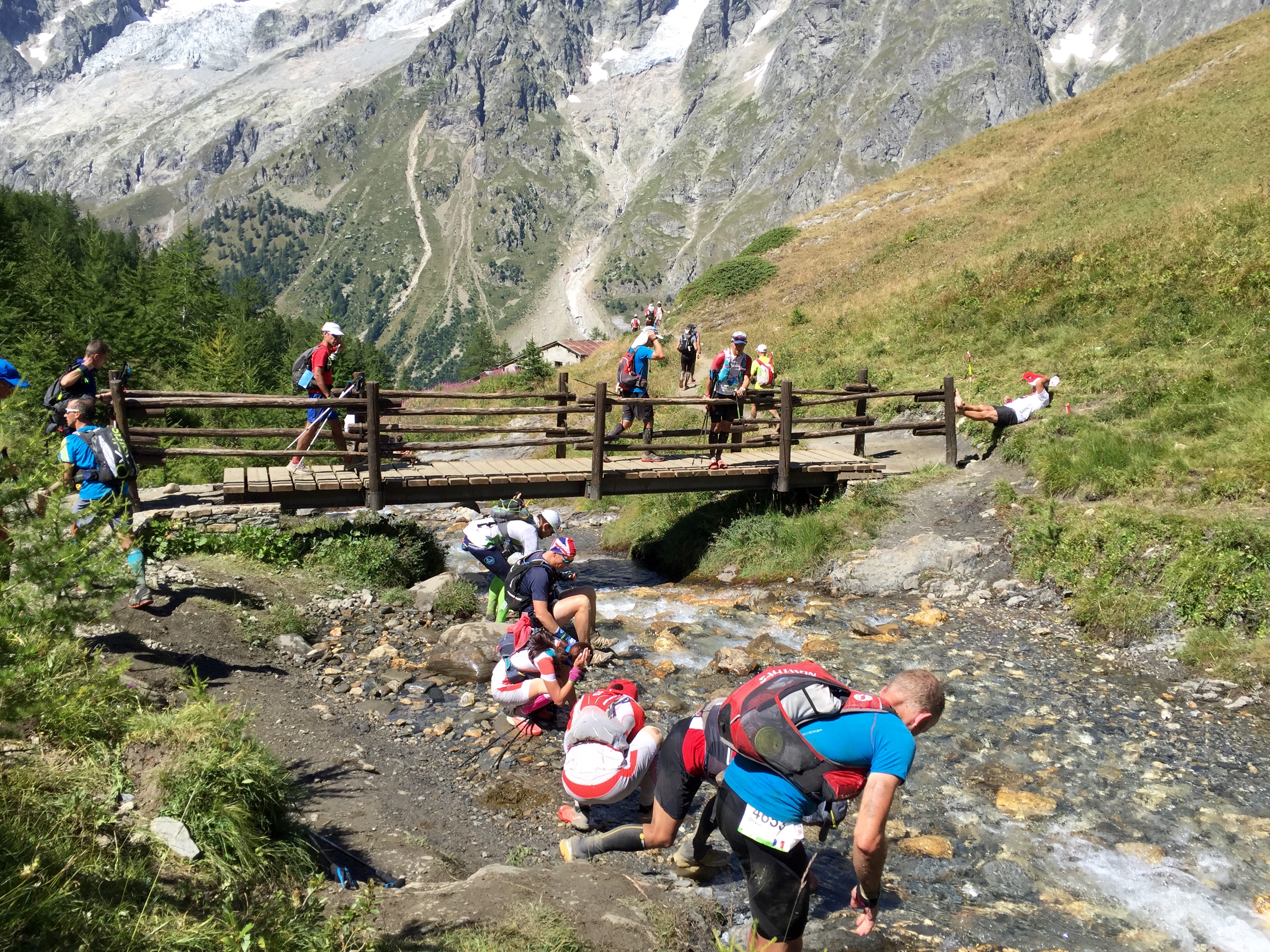 des ruisseaux dans la montée du grand col Ferret | Passion pour le ...